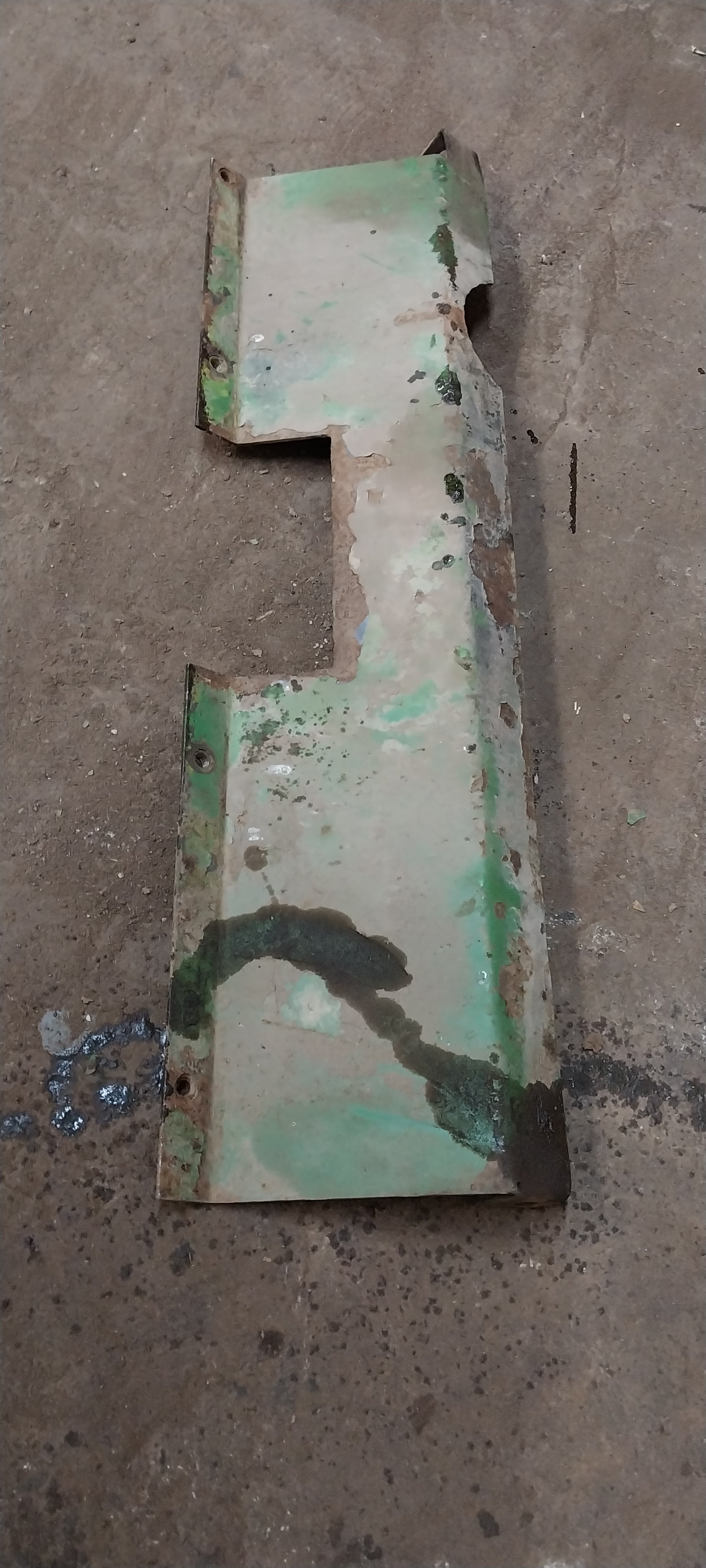 John Deere AR70044 AR77439 Hydraulic pump shield